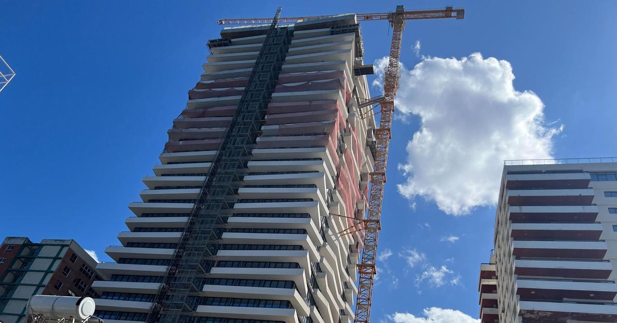Otro enigmático hotel de 25 pisos se levanta en el Malecón de La Habana ...