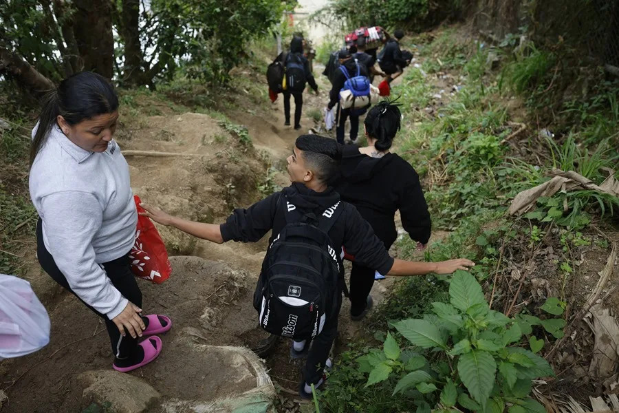 EE UU pone fin al ‘parole’ de reunificación familiar para 7 países ...