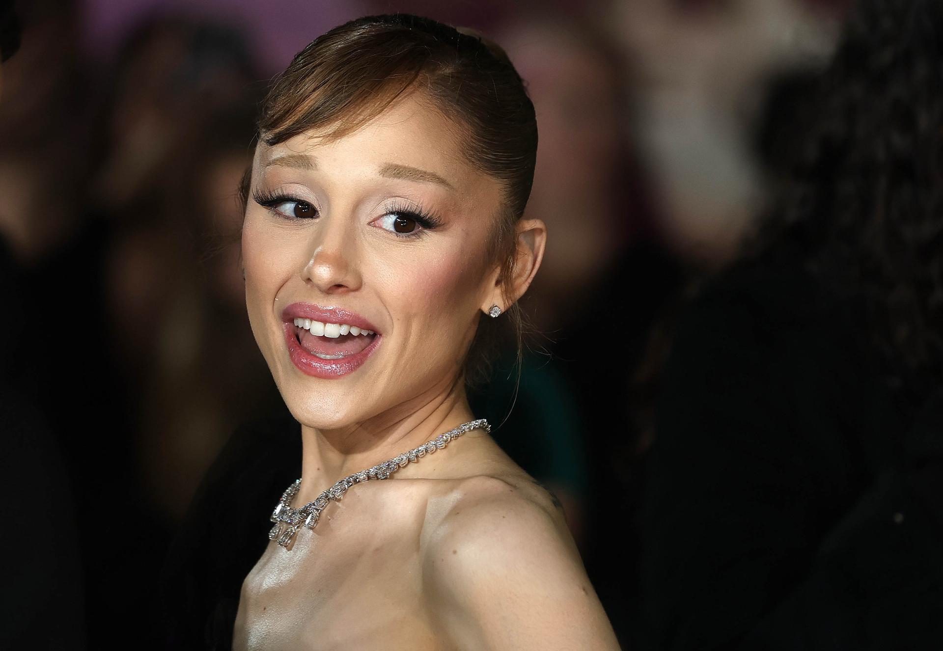 Ariana Grande debutará con un musical en el West End londinense junto a ...